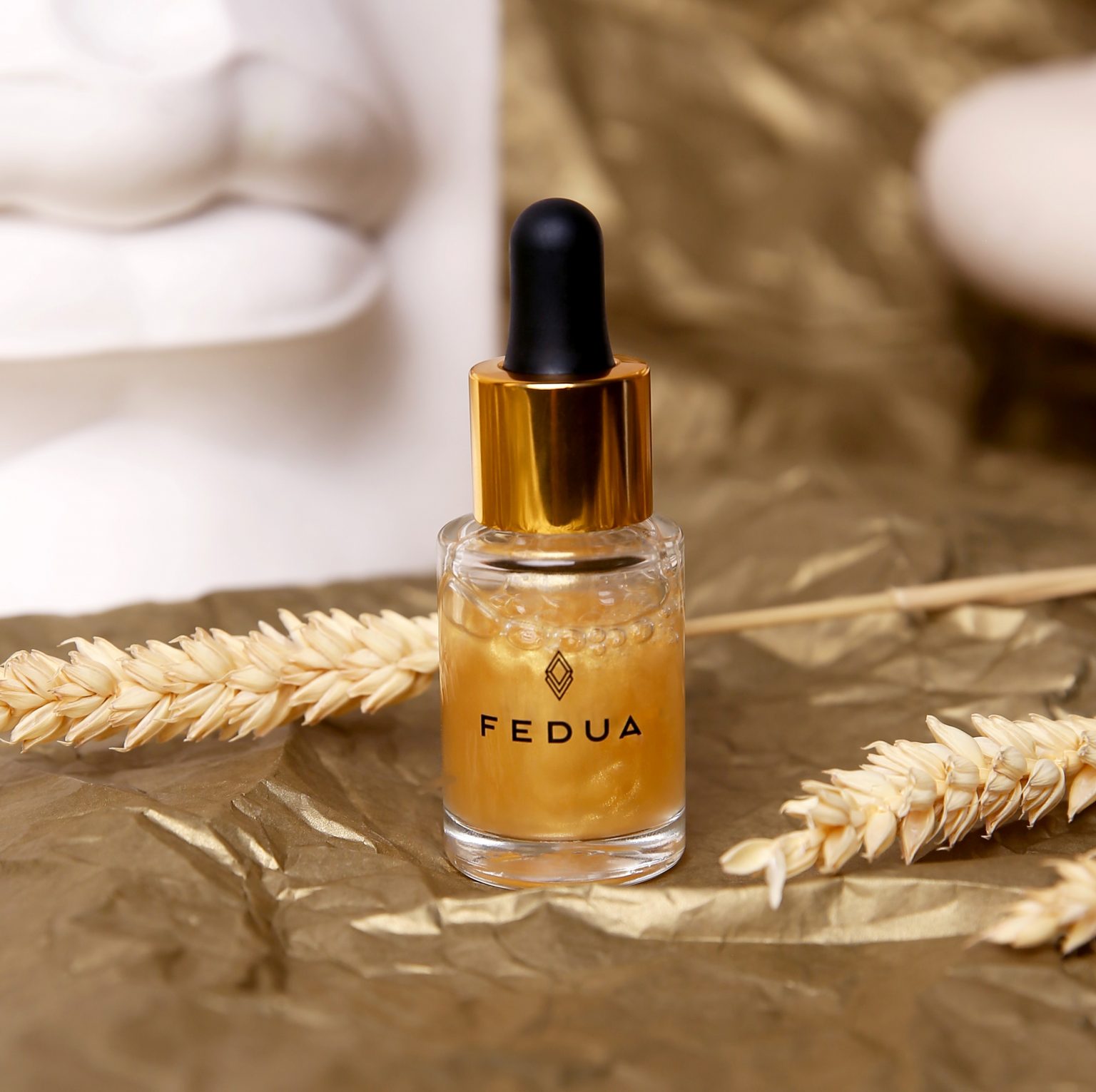 FEDUA: esmaltes que no dañan tus uñas - Six Harmonies